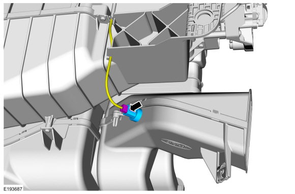 Lincoln Navigator - Driver Side Footwell Air Discharge Temperature ...